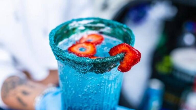 Cómo preparar azulitos de 2 litros, la bebida chilanga que está de moda ...